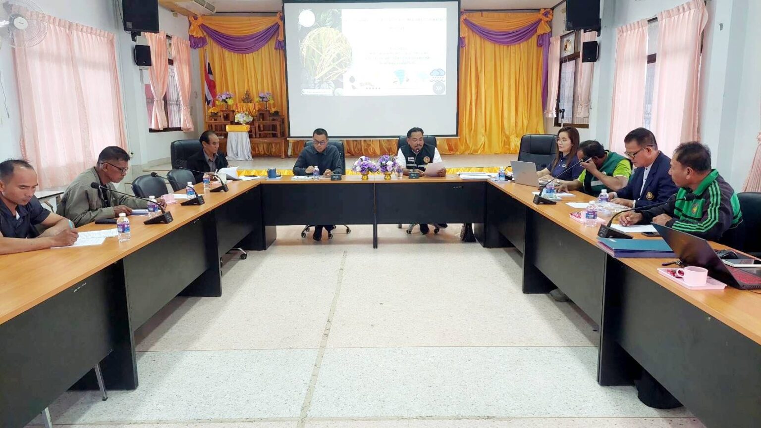 🐘🌾เกษตรศีขรภูมิ เข้าร่วมการประชุมคณะอนุกรรมการให้ความช่วยเหลือผู้ประสบ ...